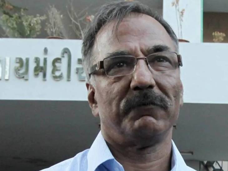 Retired IAS officer Pradeep Sharma booked - Ahmedabad News | Bhaskar English