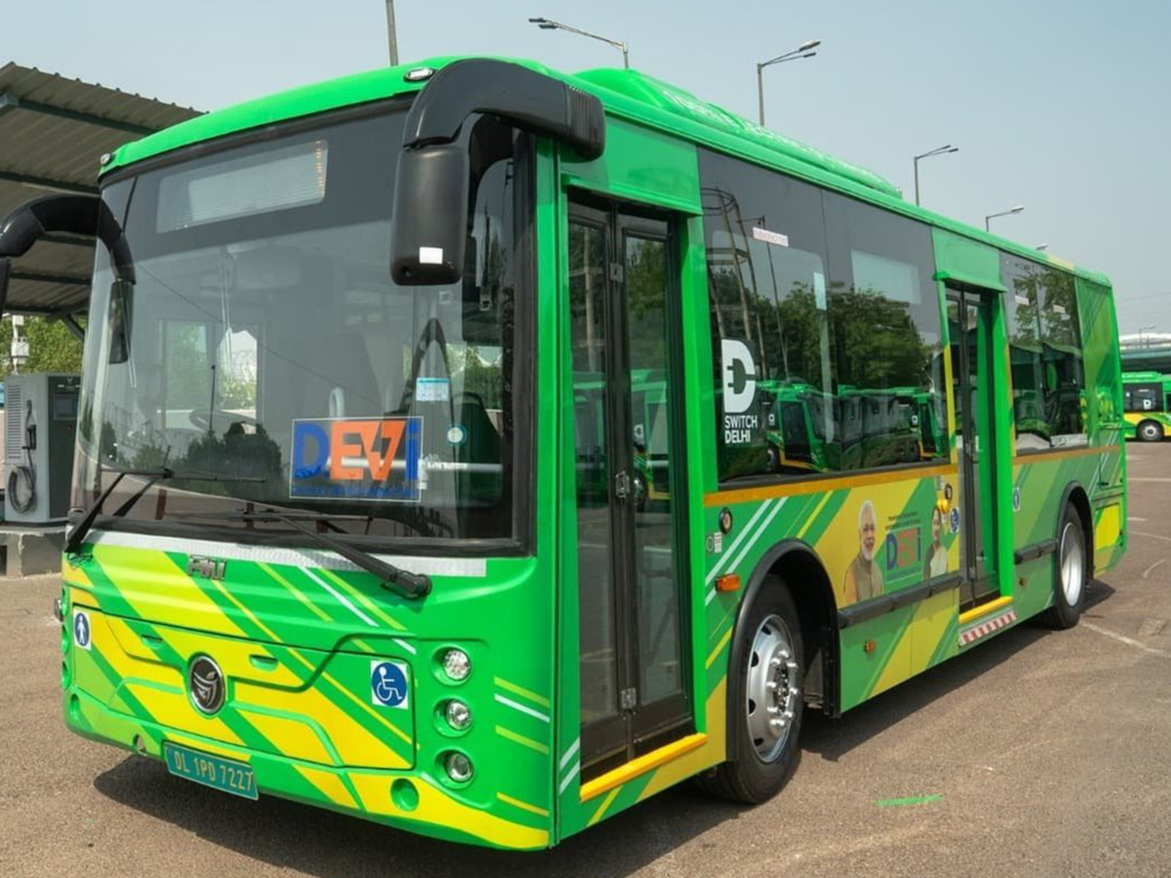 Delhi boosts last-mile EV connectivity today; Under DEVI scheme, 2,480 electric mini buses to ...