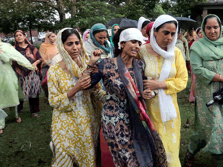 Bhaskar Evening Wrap Pakistani shelling on LoC kills 17 civilians; IPL ...