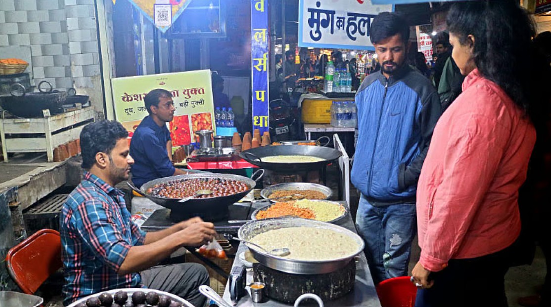 Rajwada Palace decked up for historic Cabinet Session: Malwi decor ...