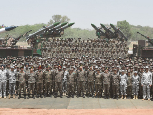 Indian Army Chief visits border area in Longewala, Rajasthan; Jaipur ...