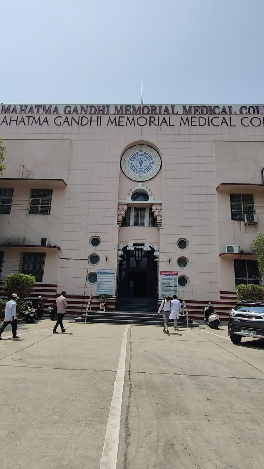 Indore's MY Hospital’s night shifts run by imposters: 15 fake staff ...