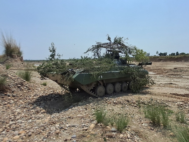 India deploys T-72 tanks in Jammu & Kashmir; 27 Naxalites killed in ...