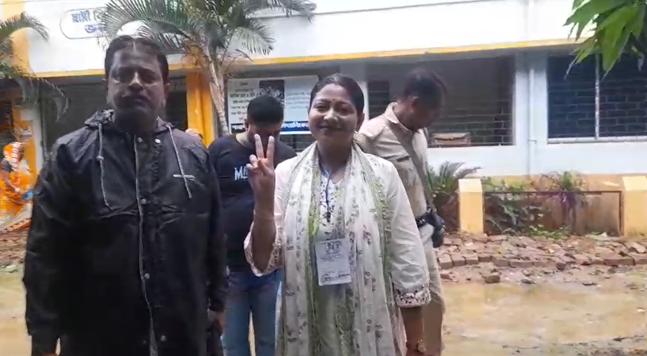 kaliganj bypoll middle finger row bjp candidate ashish ghosh ink mark ...