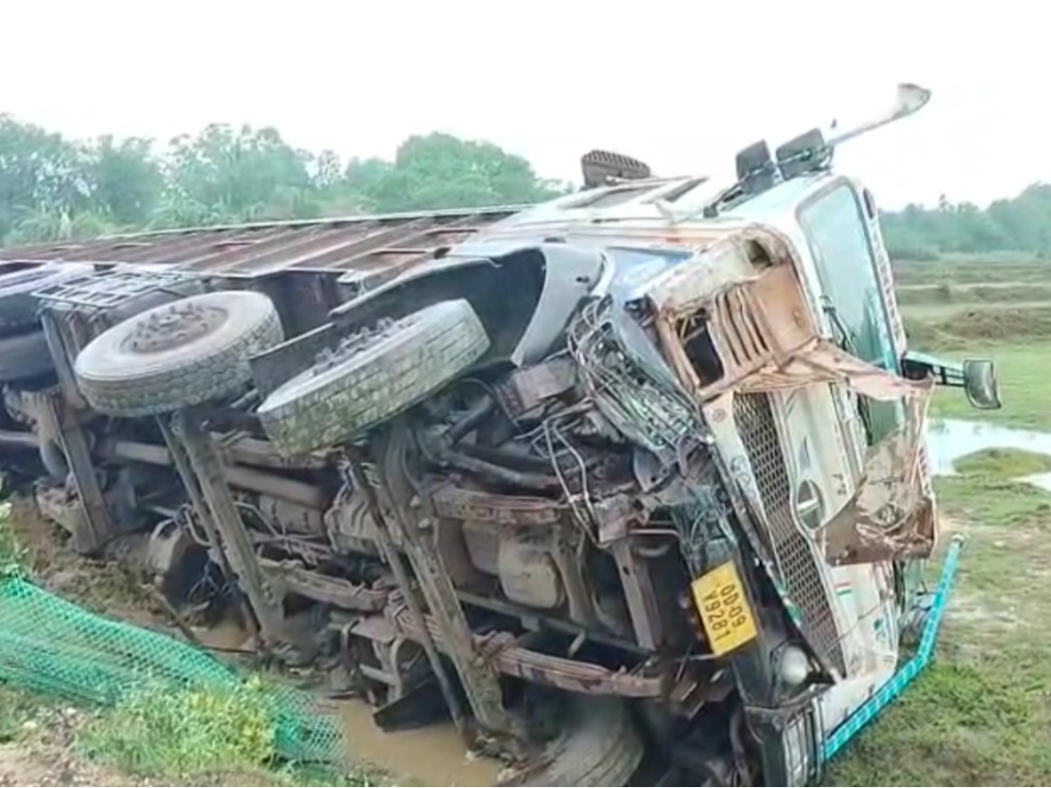 9 killed as Bolero collides with lorry in Purulia: Victims were ...