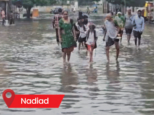 Red alert issued in Gujarat districts including Vadodara Bharuch 24 hours rainfall in surat tapi ...