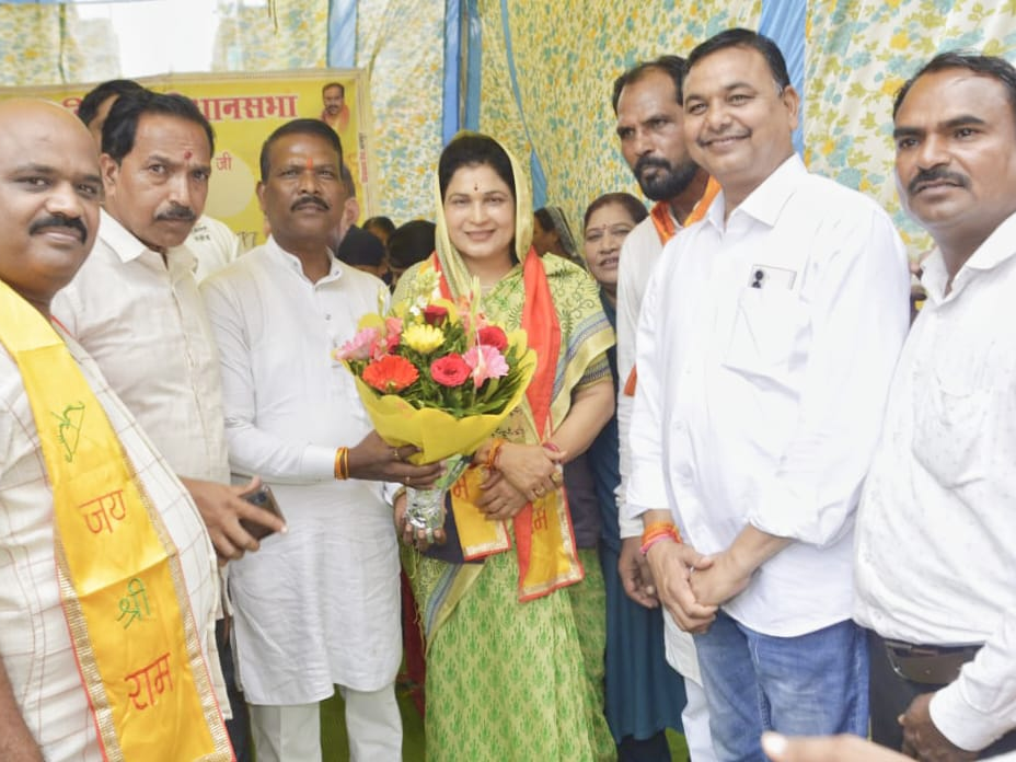 MoS Krishna Gaur performs Bhoomi Poojan of road, drain works: Ceremony ...