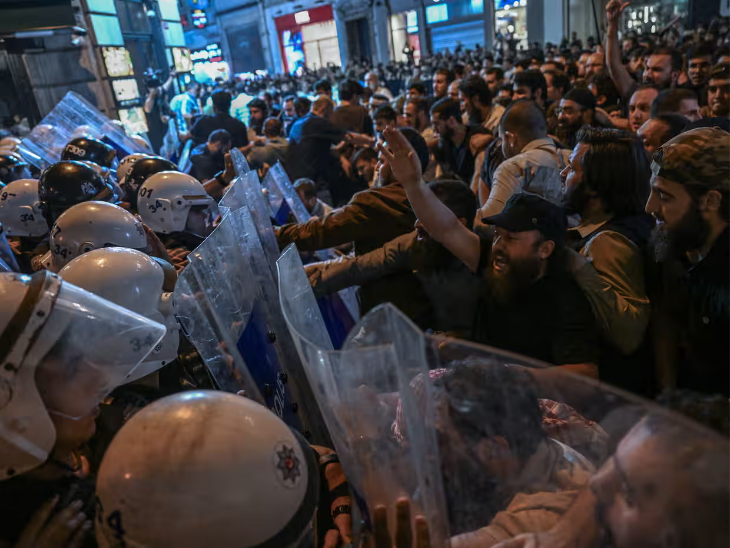 Turkish journalists Prophet Muhammad cartoon shaking hands Moses ...