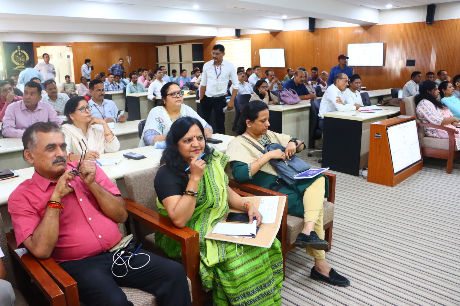 mp police digitise hr records with first e service book indore launches ...