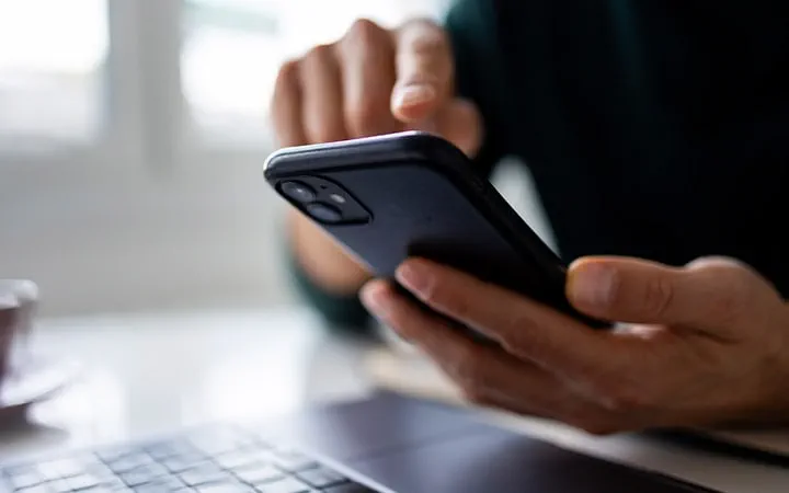 Your smartphone is listening to your every conversation