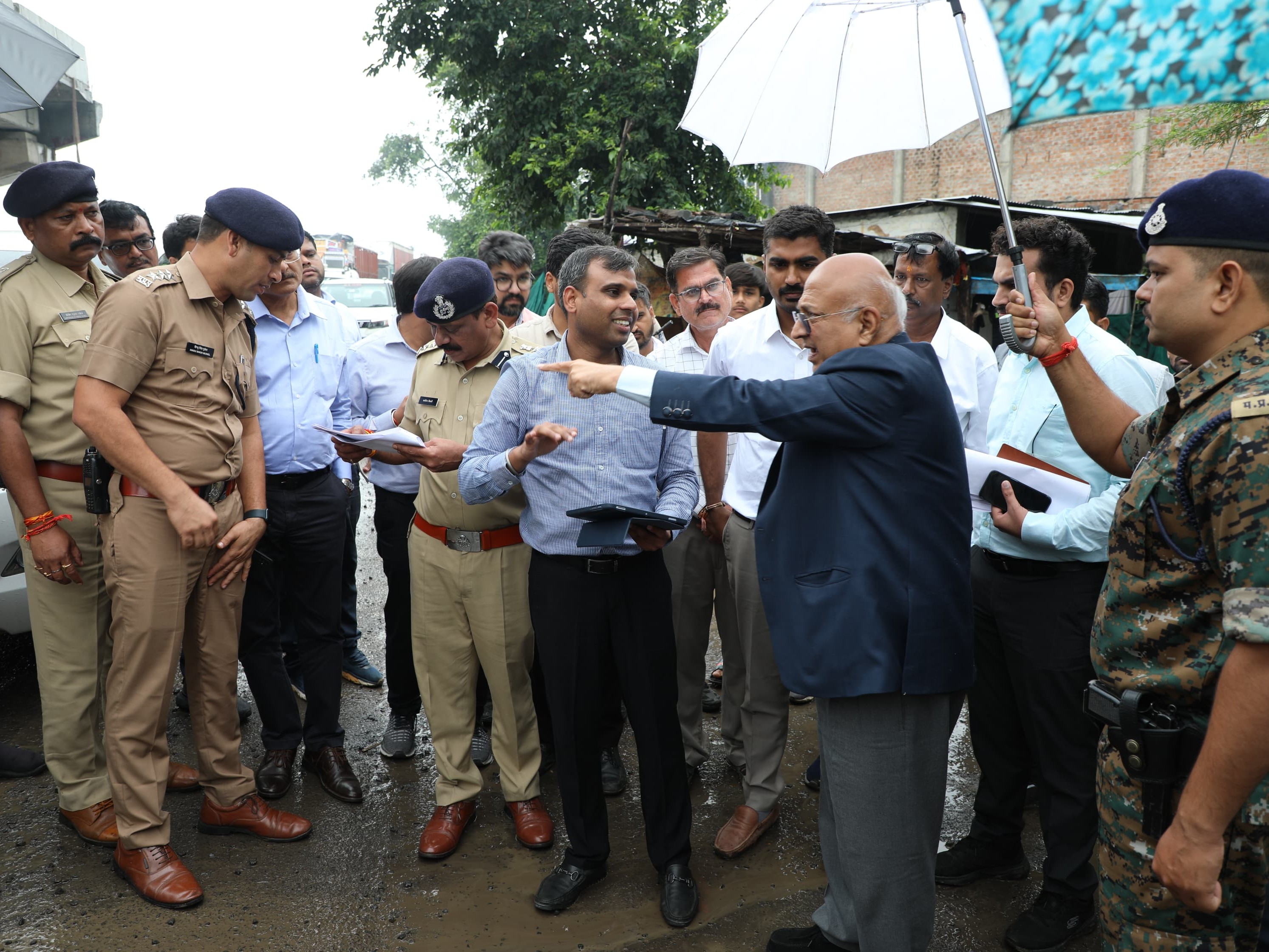 Indore Medicaps Bus Accident Photos | Malharganj Police Investigation Update - Indore News ...