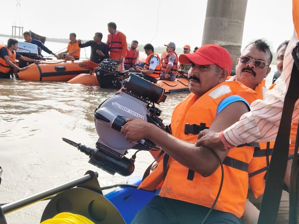 Gujarat Police get hi-tech robots for underwater search operations,Can ...
