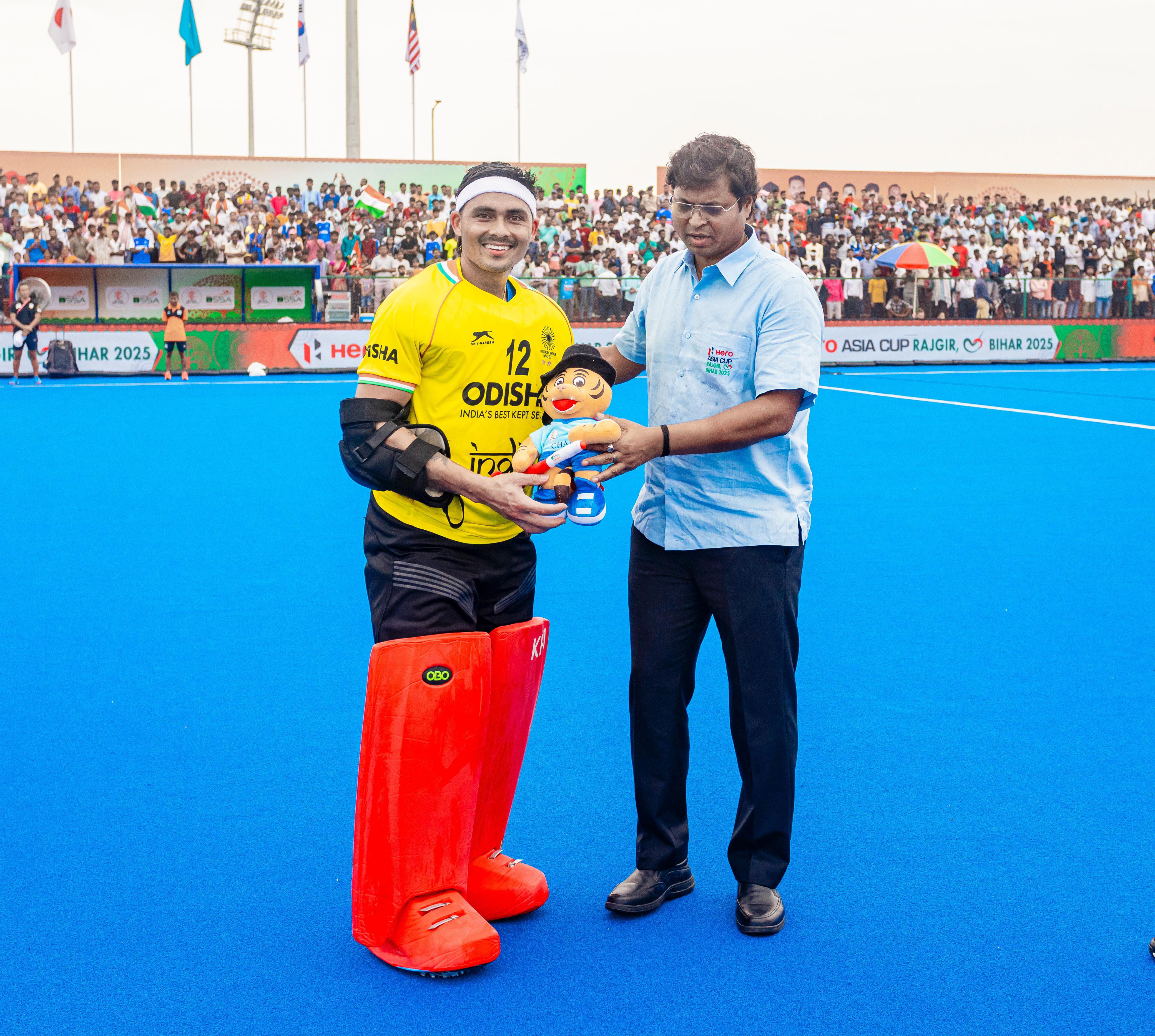 India 2-0 Japan at half-time in Asia Cup hockey match: Mandeep ...