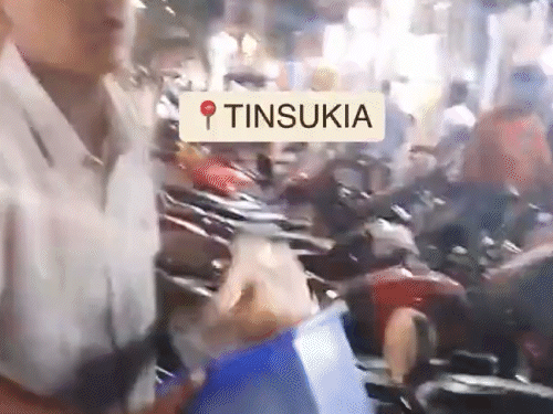Shopkeeper dumped garbage on road in Assam, video; Municipality taught ...