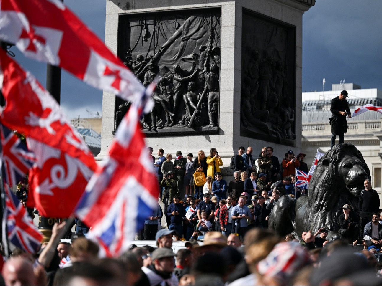 Over 1 lakh join Tommy Robinson rally in London