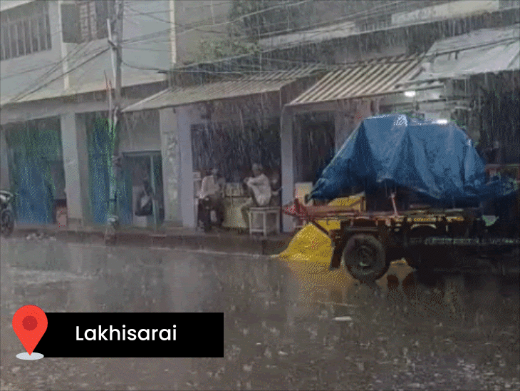 Heavy rain hits 11 Bihar districts: Pandals flooded up to 3 feet in ...