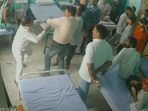 Doctor assaults pharmacist in Sultanpur CHC:Argument over medicine ...