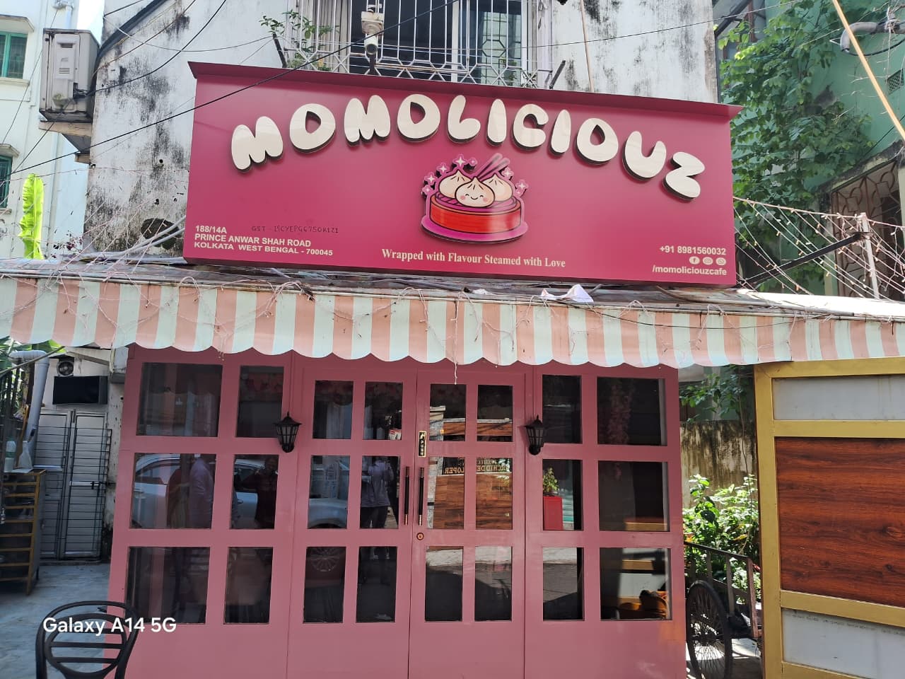 clash over illegal hookah parlour prince anwar shah road cafe assault ...