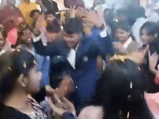 World Champion Kranti dances to Bhojpuri songs: Celebrated with ...