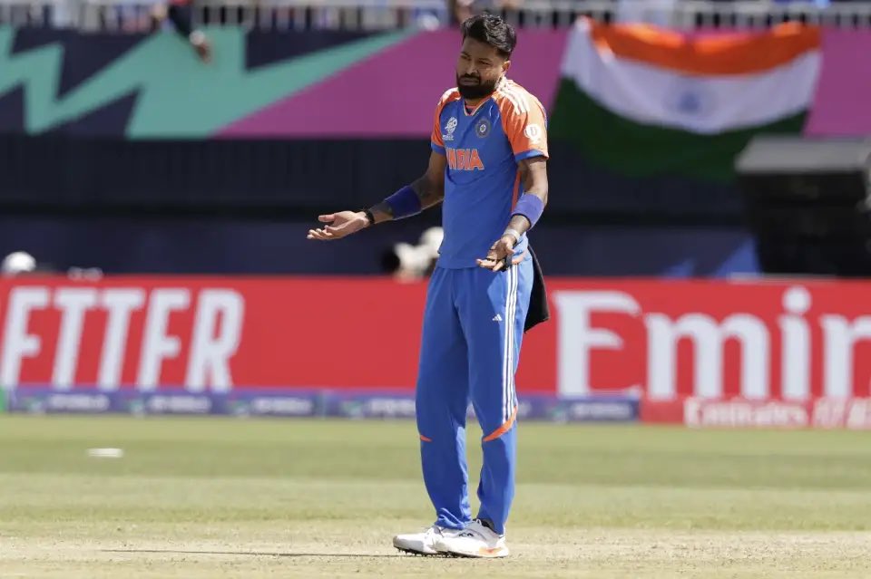 Shahzad mimics Hardik's pose as Pakistan win Hong Kong Sixes: Picture ...