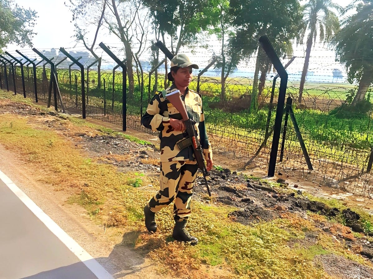 mahila constable chases down smuggler near border swift action foils ...