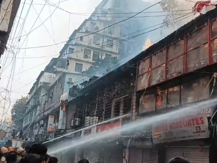 major fire breaks out at ezra street warehouse flames spread rapidly as ...