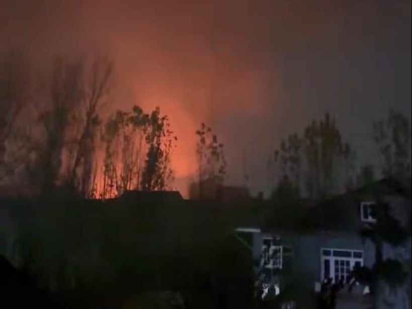 Major explosion occurrs in Naugam, Srinagar | Bhaskar English