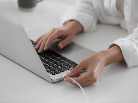 Is leaving your laptop plugged in all the time safe? | Bhaskar English