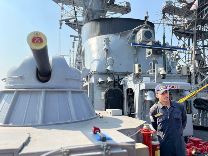 ins khanjar ins kora kolkata navy week frontline guided missile ...