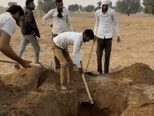 Son kills father by slashing neck with axe in Bikaner Misleads family ...