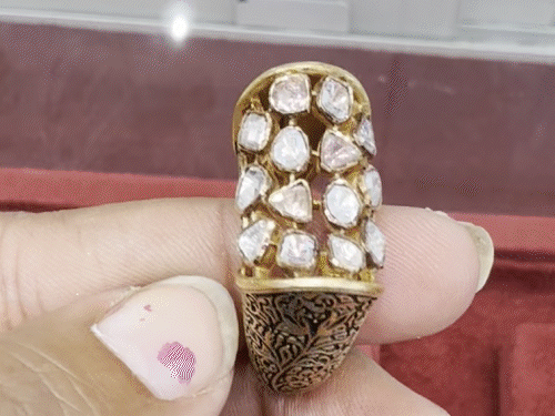 Rising gold prices push trend for lightweight wedding ornaments Italian ...