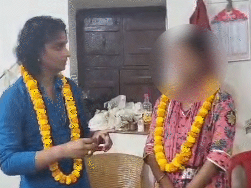 Storyteller accused of exploitation, forced abortion after pregnancy - Bihar News | Bhaskar English