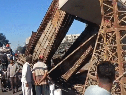 Valsad’s under-construction bridge collapses, 5 workers feared trapped ...