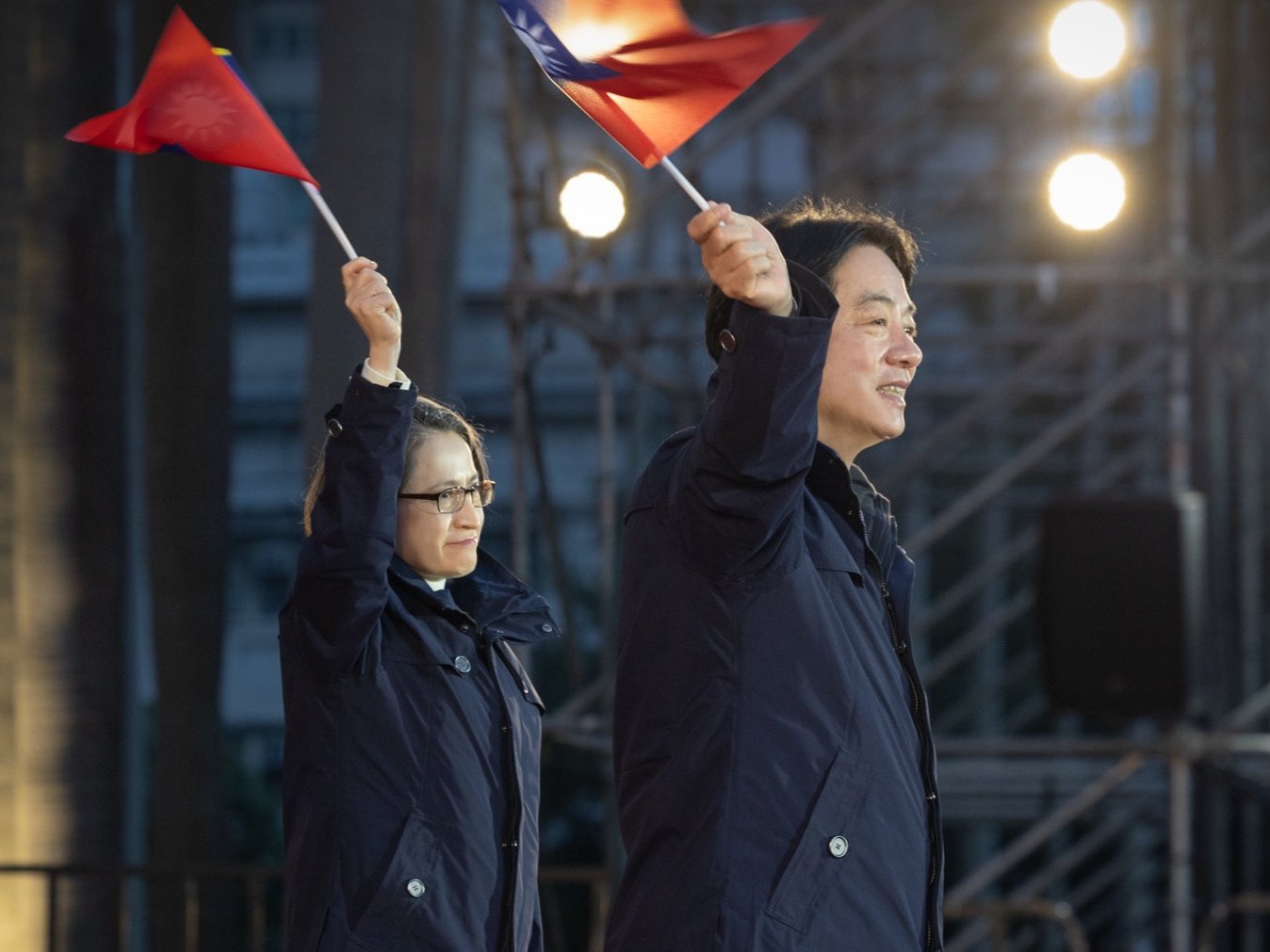 China surrounds Taiwan from 5 sides, begins military exercises; In ...