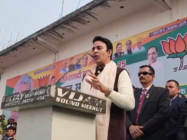 BJP MLA Sangeet Som called Shah Rukh Khan a 'Traitor' Claimed ...