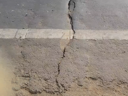 Cracks, potholes found on Ahmedabad–Gandhinagar Indira Bridge: Major ...