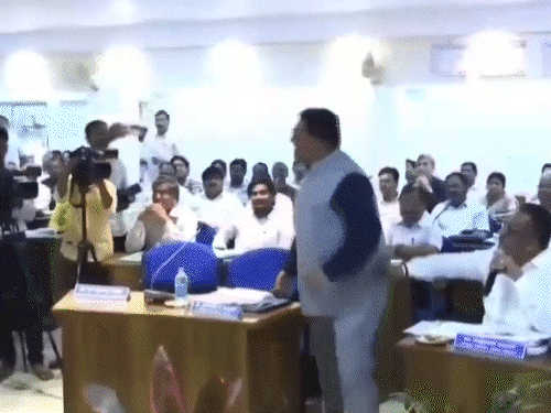 Congress MLC, BJP MLA clash in Karnataka Heated argument over land ...