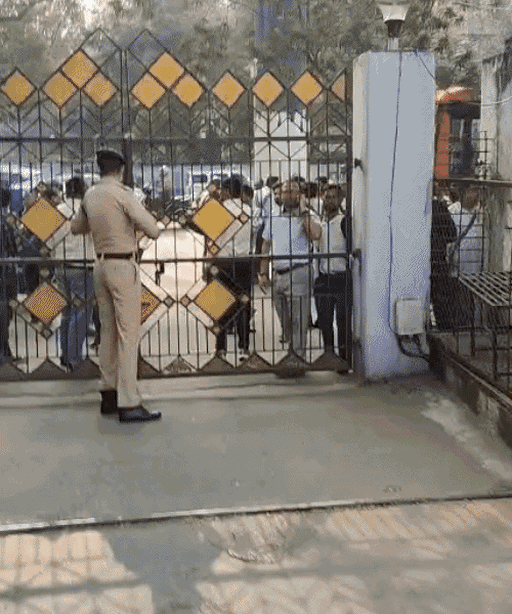 6 courts including Gujarat High Court receives bomb threat: Police ...