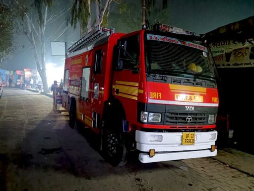Security personnel arrive at Banke Bihari Temple late at night NSG ...