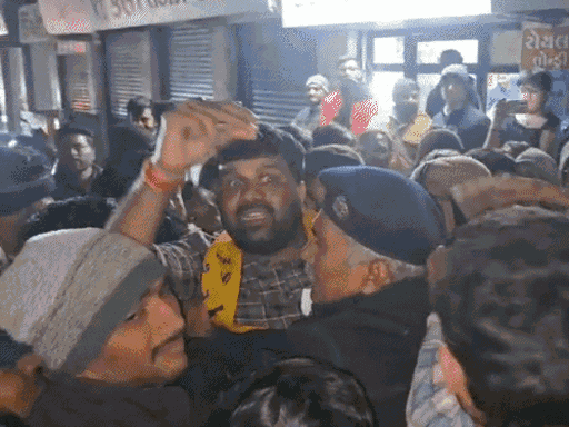 AAP rally turns chaotic in Morbi, co-incharge resigns; Leader alleges ...