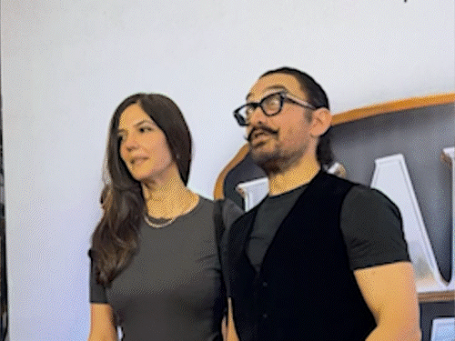 Screening of the film 'Happy Patel'; Aamir arrived with girlfriend Gauri