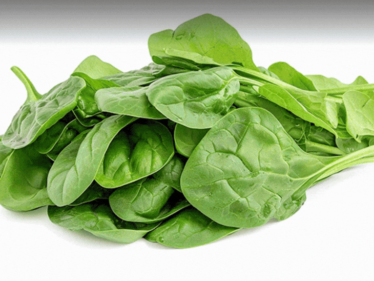 10 Spinach Health Benefits by Nutritionist | Who Should Avoid