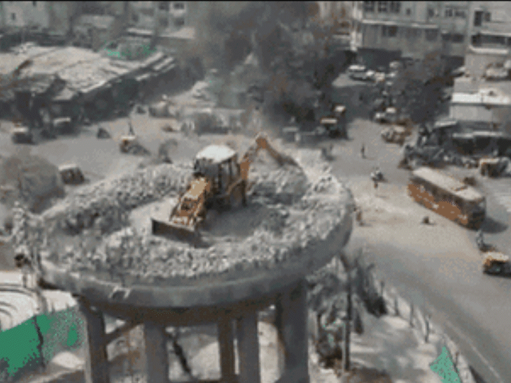 New Tank Collapses; 75-Yr-Old Survives JCB Tests | Ahmedabad, Surat