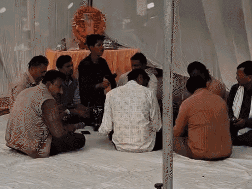 MP Congress Protests Modi-Yogi Over Shankaracharya Certificate Demand