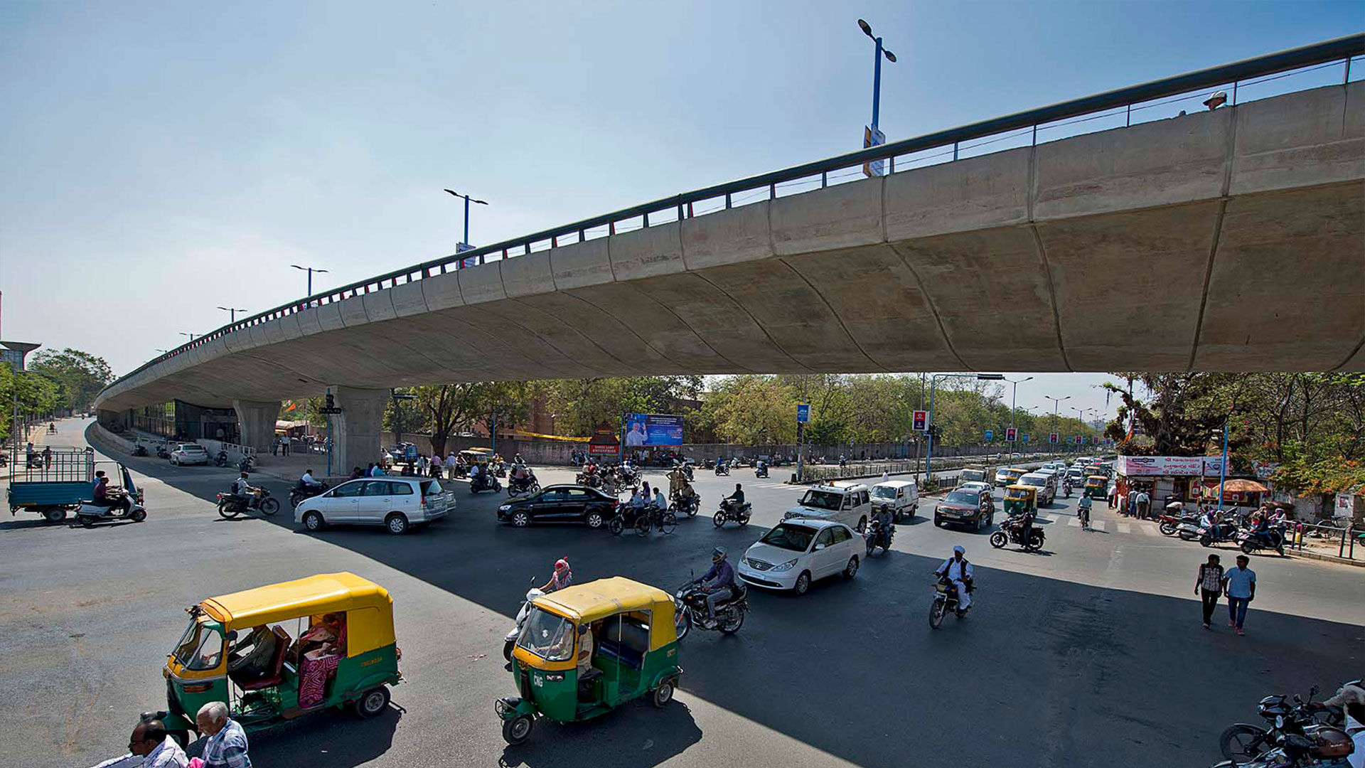 Ahmedabad Design Failures & Bridge Congestion Highlighted at AMC Meeting