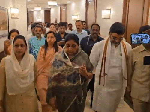 Maharashtra Deputy CM Oath Today; Sunetra Pawar Likely | Parth Pawar to ...