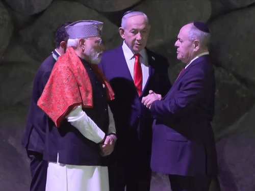 PM Modi Dons Uttarakhandi Cap in Israel | Garhwal Kumaon Symbol