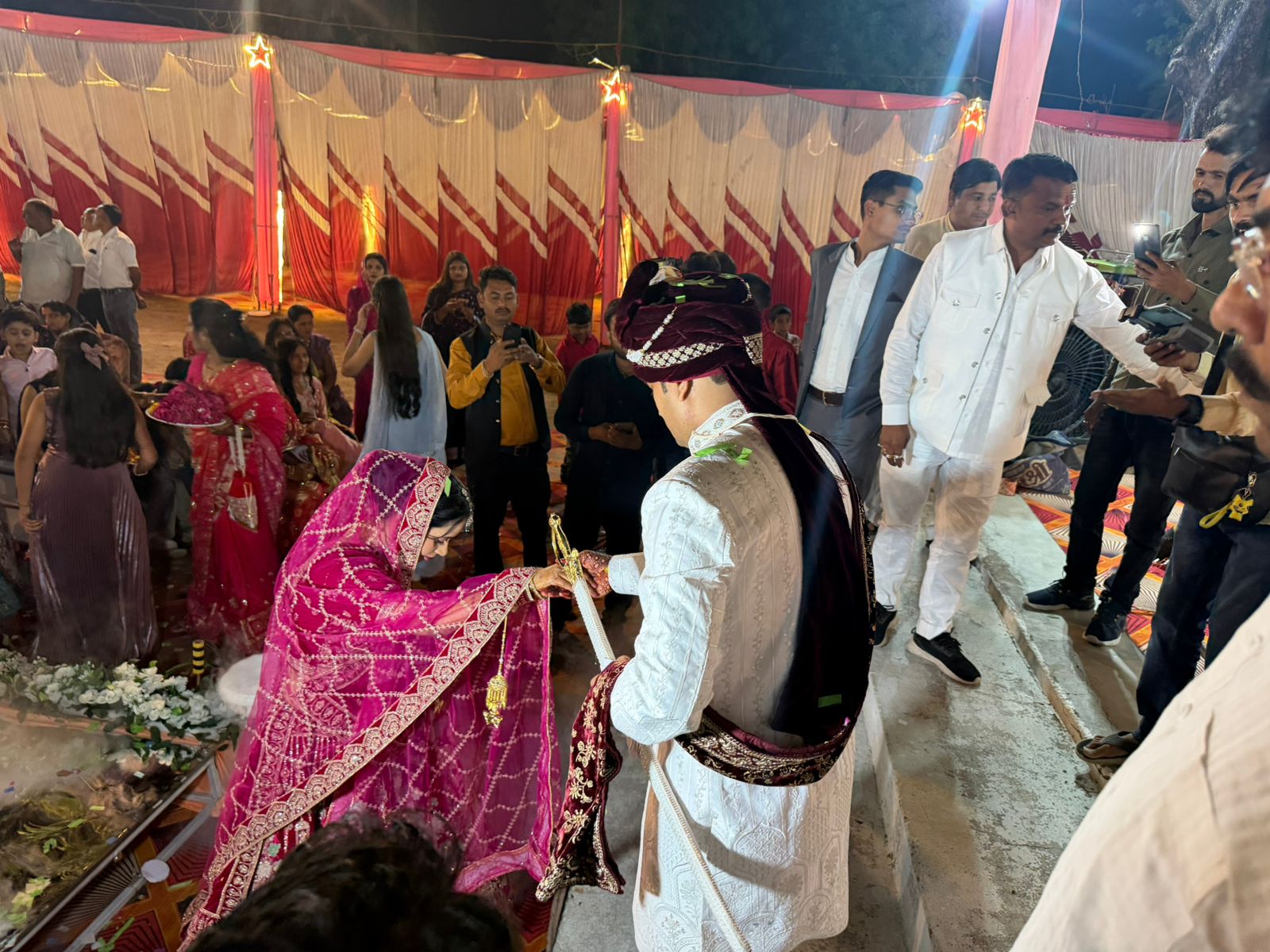 Jailer Marries Prisoner in Chhatarpur | Bajrang Dal Performs Kanyadaan