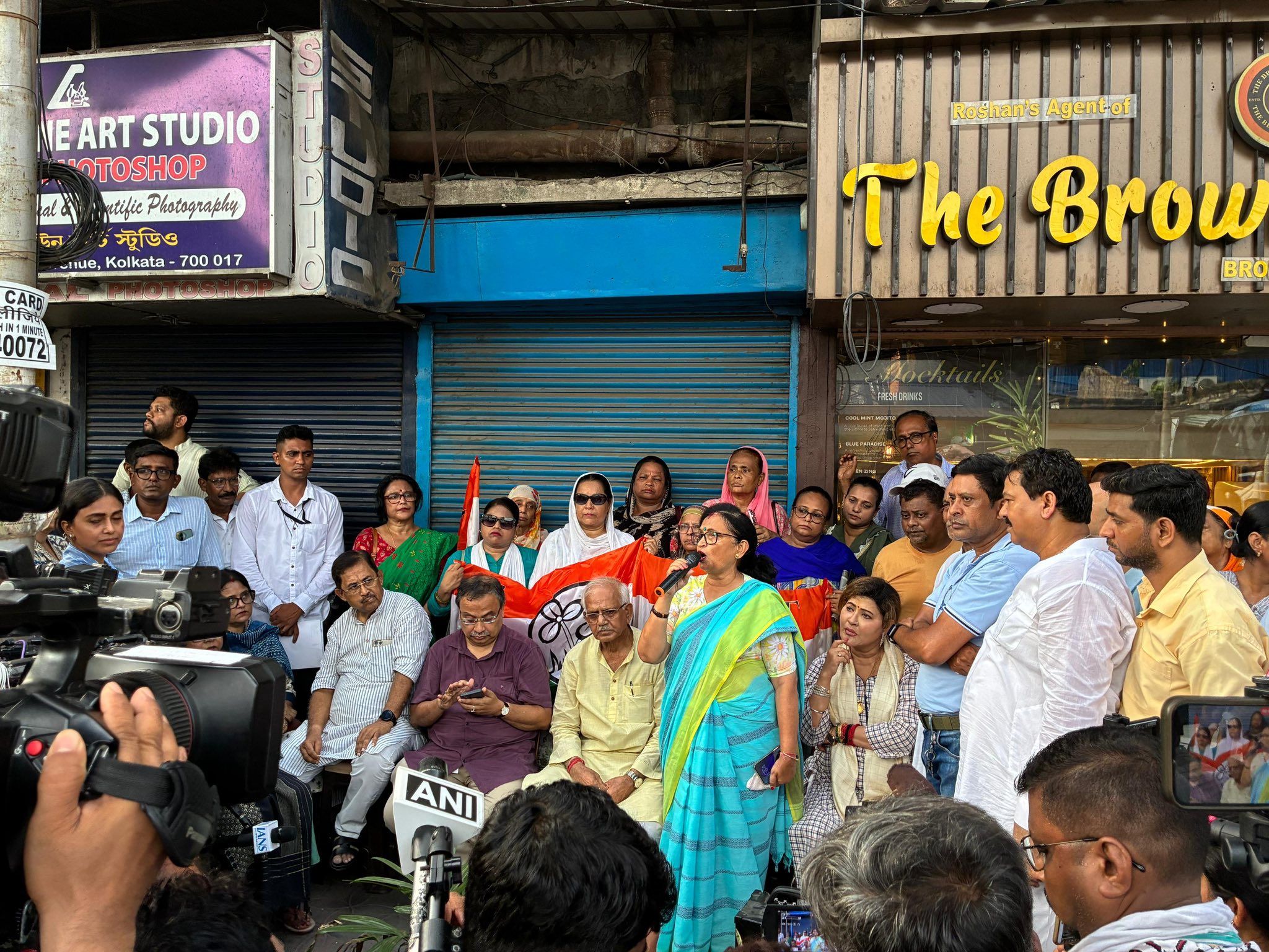 TMC Protests Hawker Evictions in Kolkata Sealdah Area, Demands ...