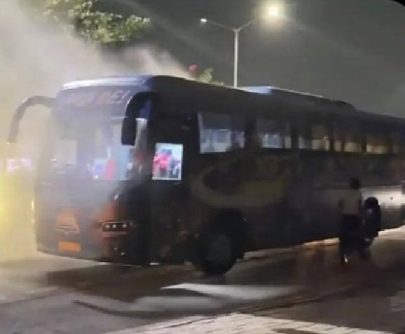 GT Bus Fire Scare; Gujarat Titans Evacuated After IPL 2026 Final Loss